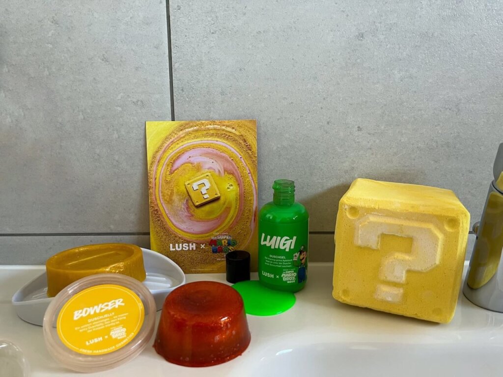 Eindrücke von Lush x Super Mario Bros. Badebombe, Duschgel, Duschjelly ...